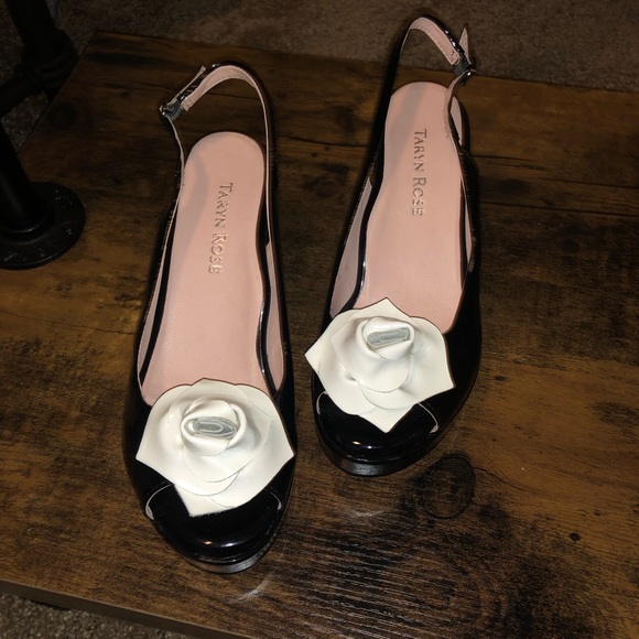 Taryn Rose | Shoes | Taryn Rose Sandal | Poshmark